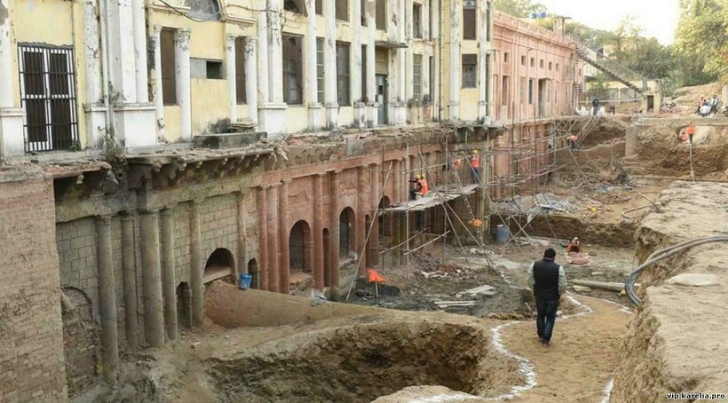 Дома с «закопанным» первым этажом: зачем их начали строить в России